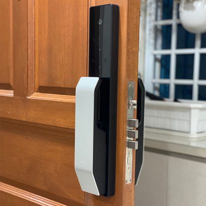 Moorgen T9 Platinum Cool Silver Swarovski Digital Lock $1799, for High ...